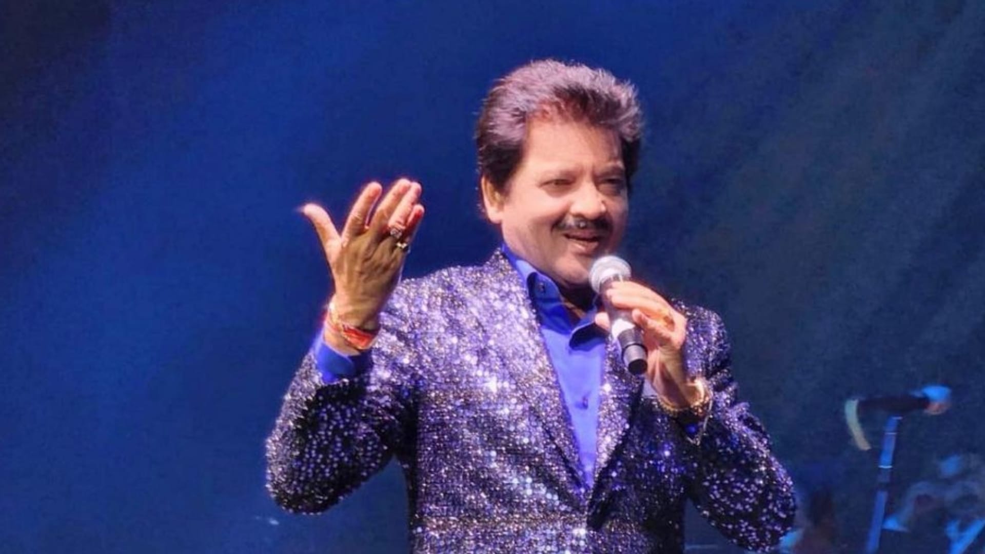 Udit Narayan:'हमें उन्हें भी खुश करना है...', किसिंग वीडियो वायरल होने ...