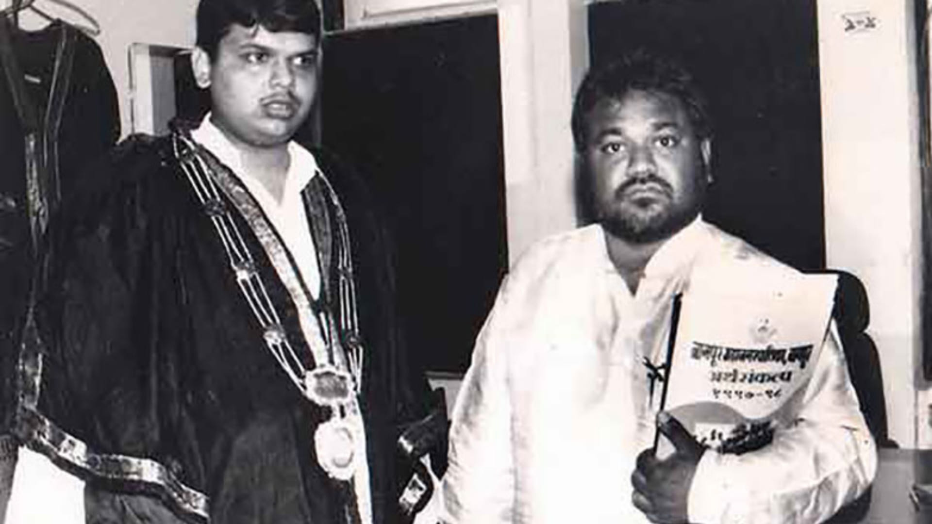 Devendra Fadnavis Family Tree New Maharashtra Cm News In Hindi - Amar ...