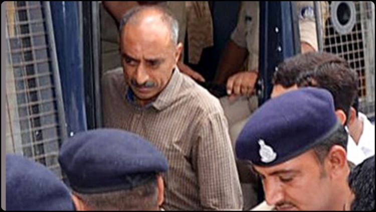 Gujarat Court Acquits Ex-ips Officer Sanjiv Bhatt In Custodial Torture Case, News In Hindi ...