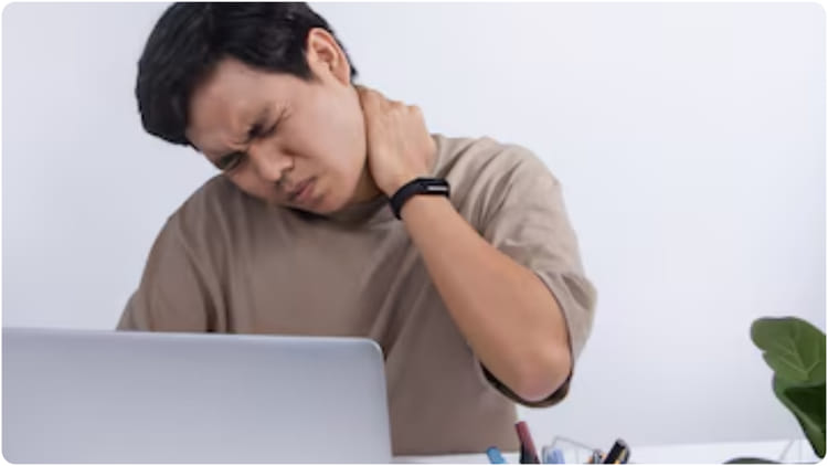 What Is Text Neck Syndrome Know Its Symptoms Causes And Complications ...