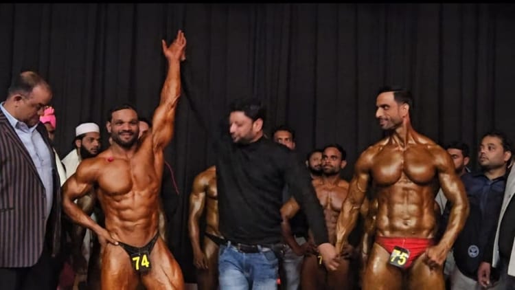 Arjun Shree 2024 Azim Classic:यूपी बॉडी बिल्डिंग प्रतियोगिता में अमीर आलम बने चैंपियन, यह रहा ...
