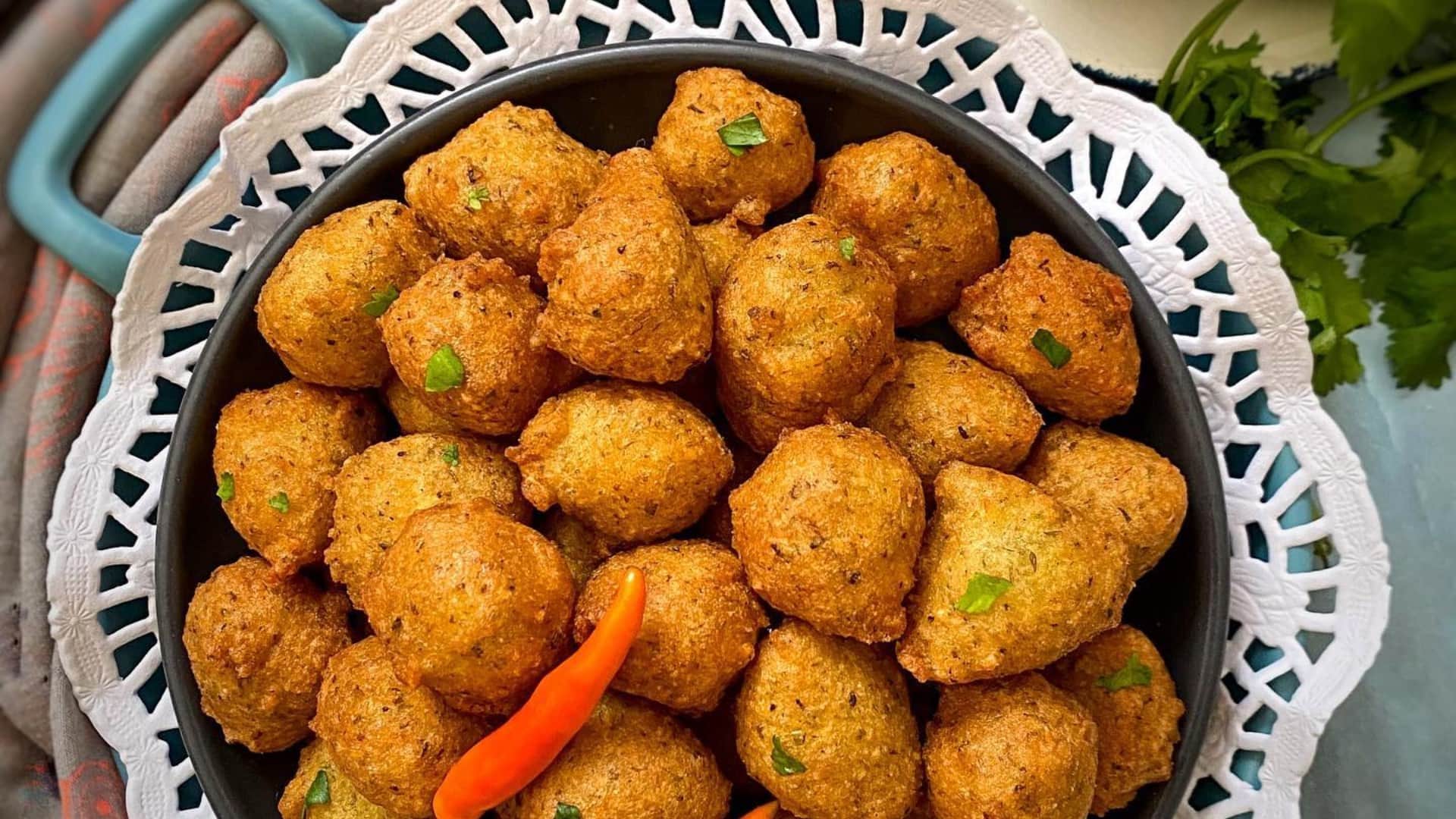 Homemade Moong Dal Pakoda Recipe In Hindi Know How To Make Moong Dal ...