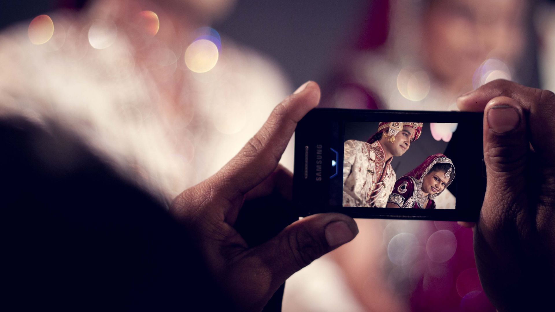 Photography During Weddings Can Damage Smartphone Camera Permanently ...