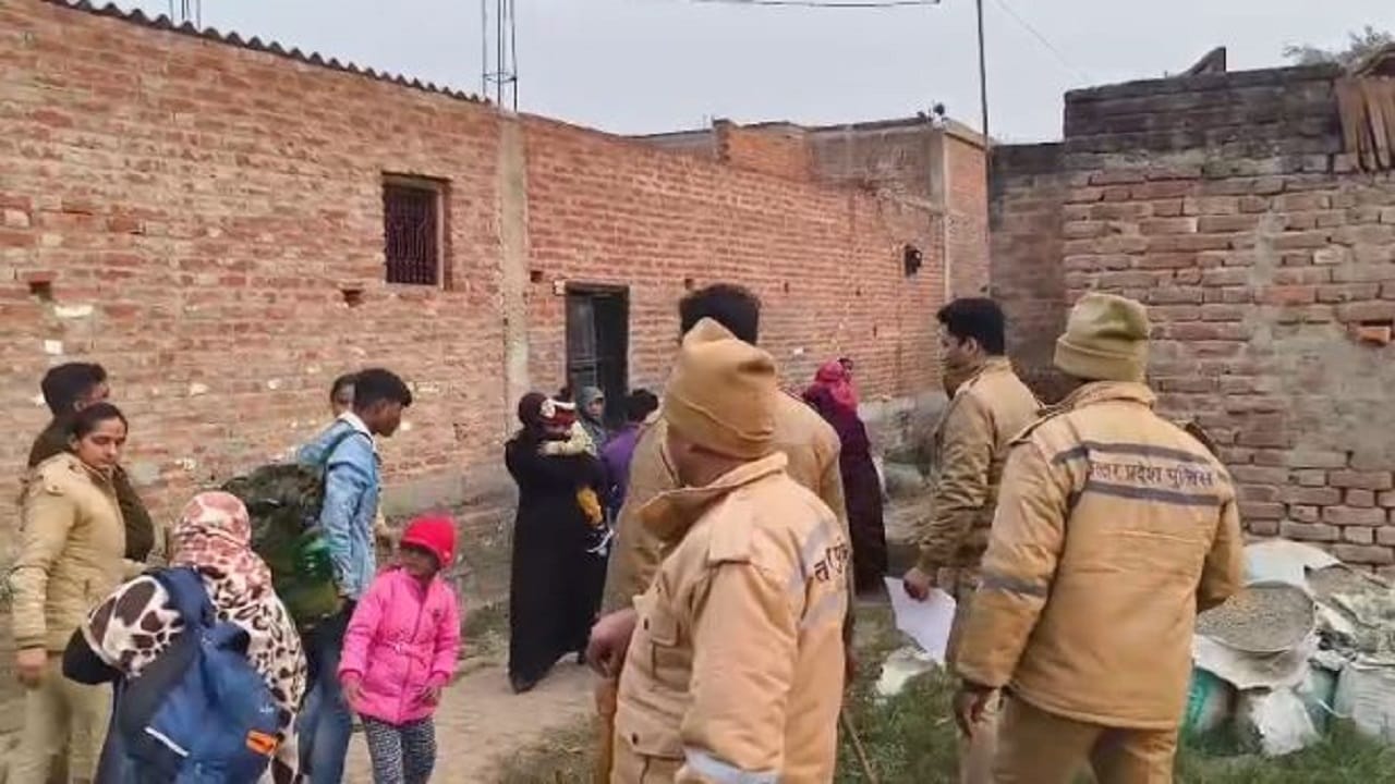 बरेली गौसगंज प्रकरण:पुलिस सुरक्षा में गांव लौटे दूसरे समुदाय के छह ...