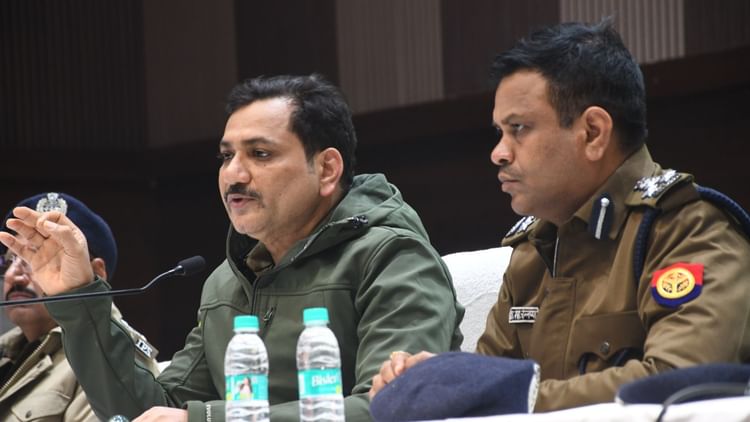 Sixteen Policemen Suspended In Varanasi Missing From Night Patrolling Cp Mohit Agrawal Took ...