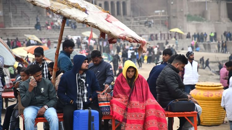 Varanasi Weather:वाराणसी में तापमान 10.2 डिग्री, महीने की रही सबसे ठंडी ...