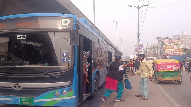 Dtc Bus Conductor Shoots Driver Over Drinks Surrenders Before Police ...