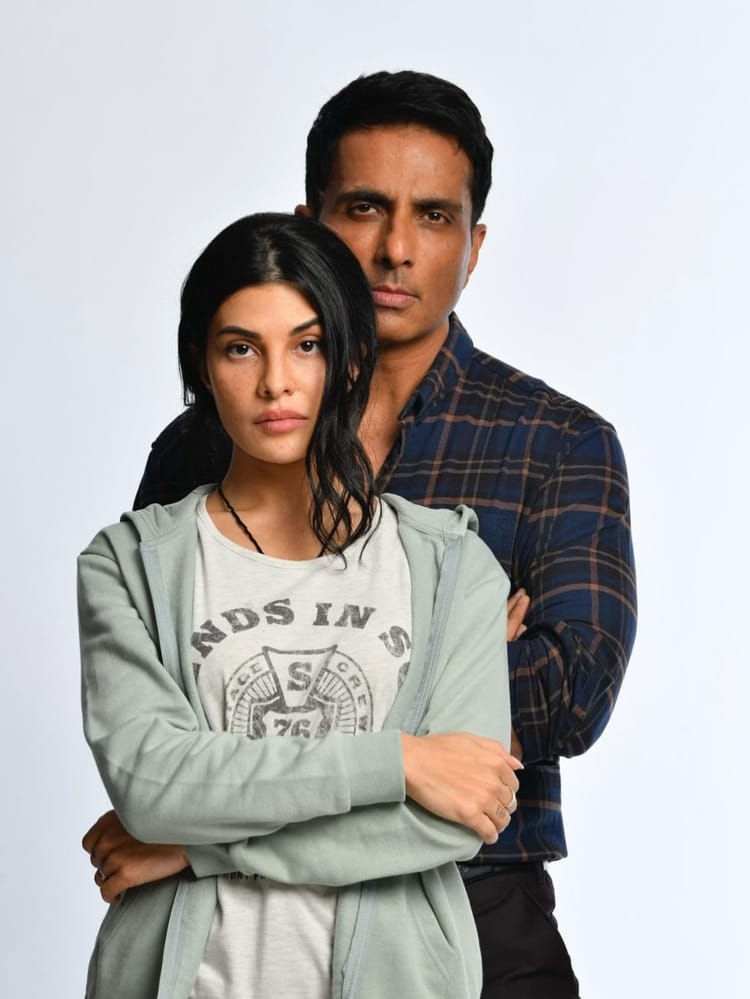 जैकलीन ने शेयर कीं फतेह और खुशी की अनोखी तस्वीरें