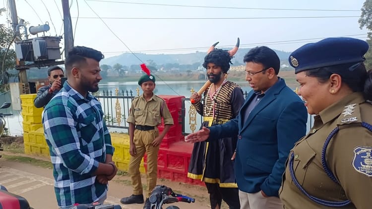 Social Worker Gave Message Of Road Safety By Becoming Yamraj Sp Led A ...