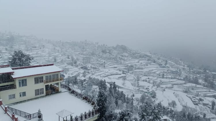 Uttarakhand Weather Update Today Heavy Snowfall Covered Mussoorie Nainital Auli Chakrata ...