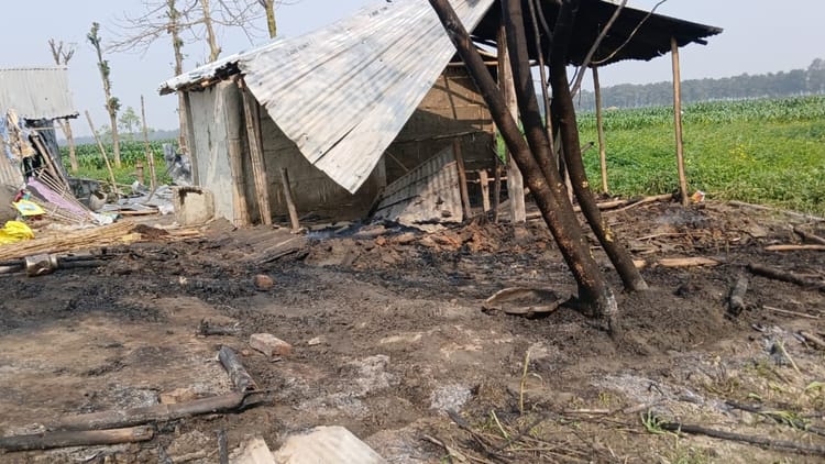 Bihar :निकाह के लिए दूसरे धर्म की लड़की को भगा ले गया, अब जल रहा घर ...