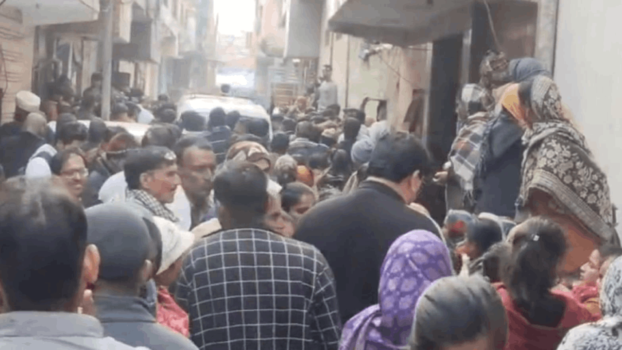 15-year-old Minor Murdered By Slitting Her Throat In Faridabad - Amar ...