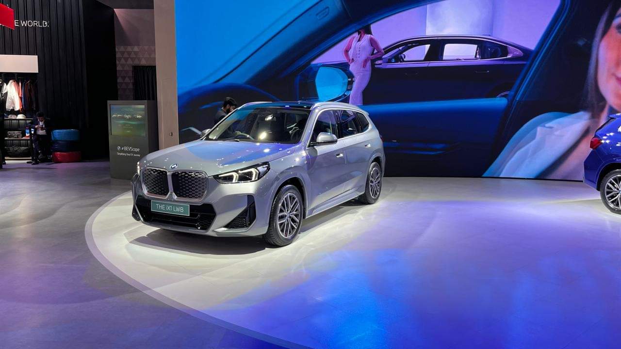 Bmw Ix1 Lwb Electric Launched In India At Bharat Mobility Global Expo Auto Expo 2025 - Amar ...