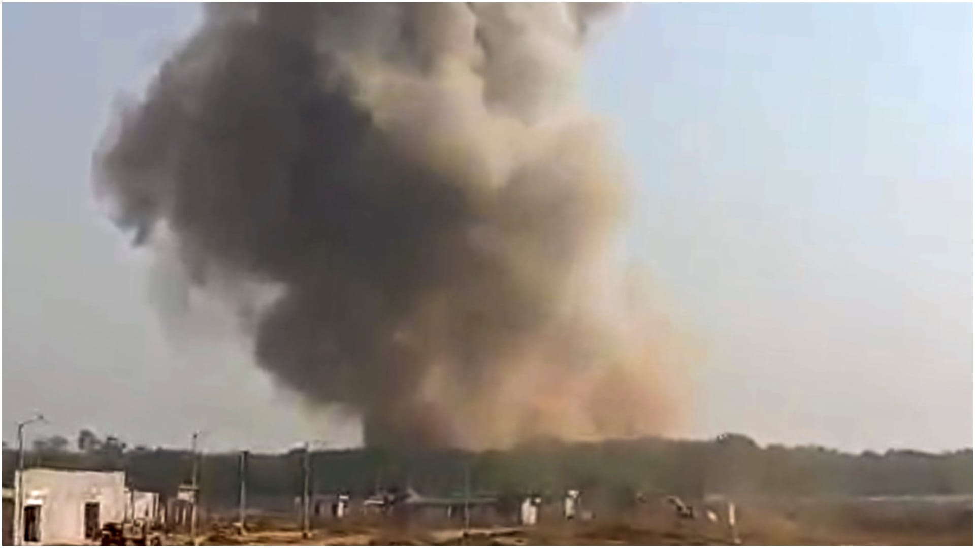 Ordnance Factory Blast:महाराष्ट्र की भंडारा आयुध फैक्टरी में विस्फोट ...