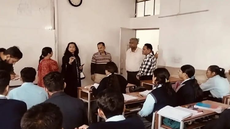 Delhi: Many Fiitjee Coaching Centers Closed In The Country - Amar Ujala Hindi News Live - Delhi ...