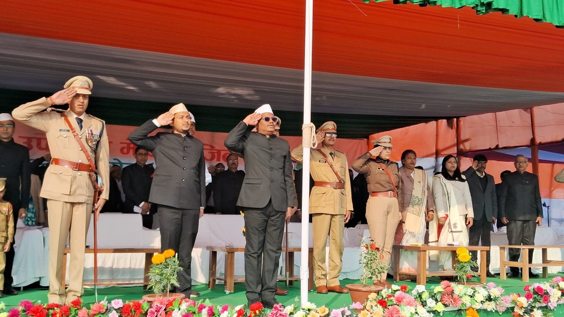 Muzaffarpur News: Tricolor Saluted On Republic Day, Tableaus And ...