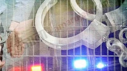 Kanpur:प्रतिष्ठित कंपनी के नाम से नकली बेल्ट व बक्कल बनाने वाली ...