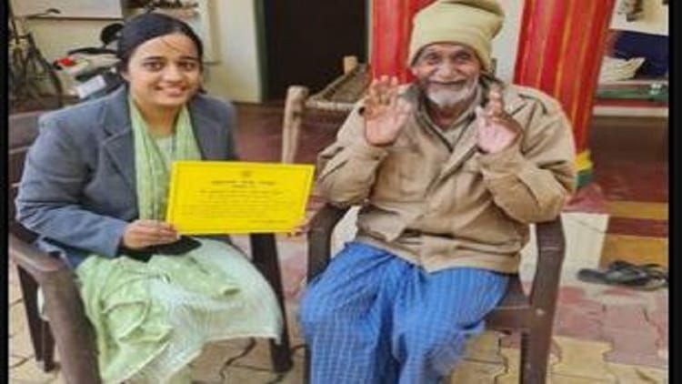 Suraj Bhan Wandered A Lot To Prove Himself Alive Social Welfare ...