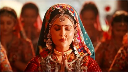 Maro Dev Bapu Sevalal Song:सीएम देवेंद्र फडणवीस की पत्नी अमृता का नया ...