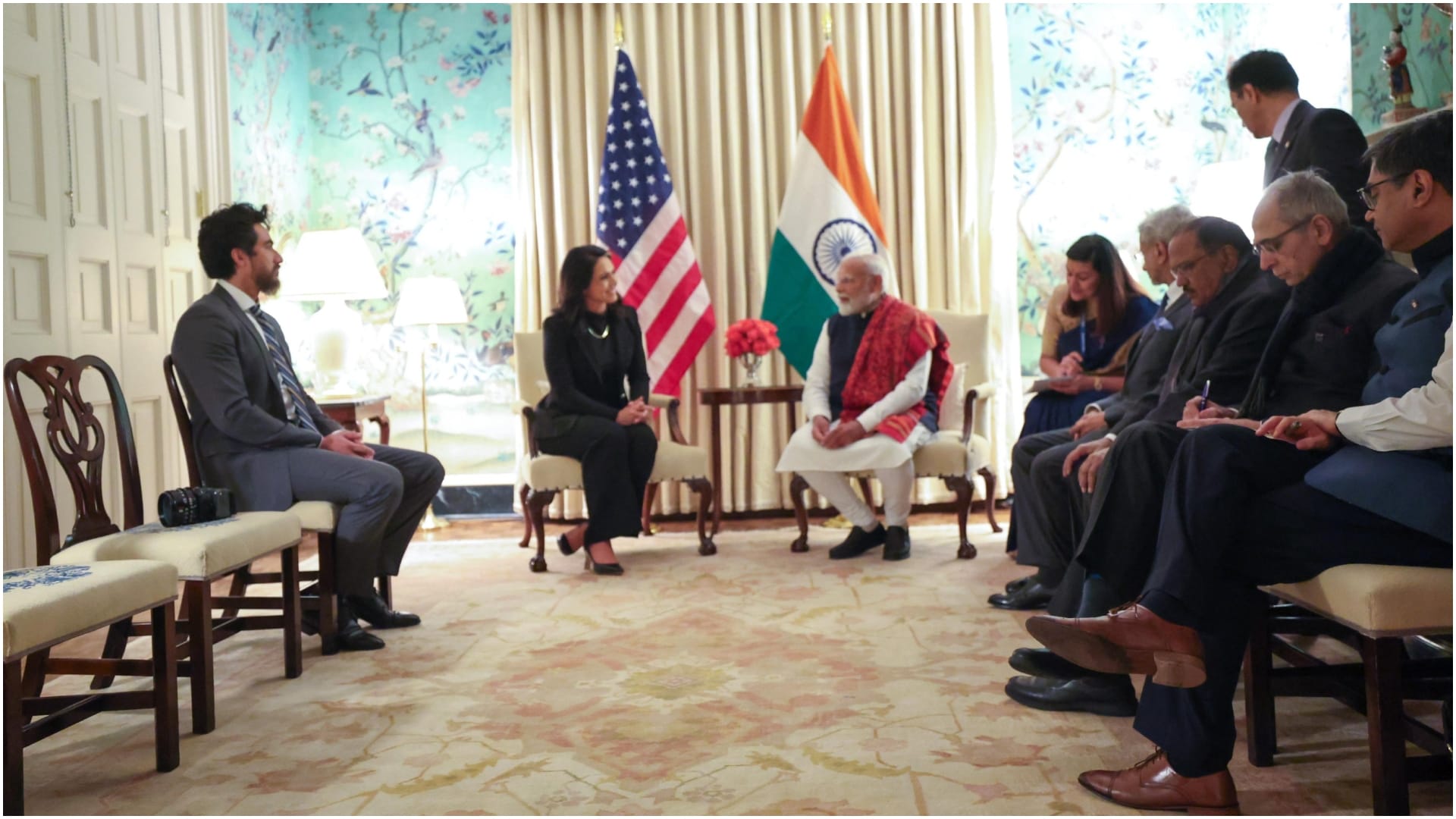 Us: Tulsi Gabbard Sworn In As Director Of National Intelligence Know ...