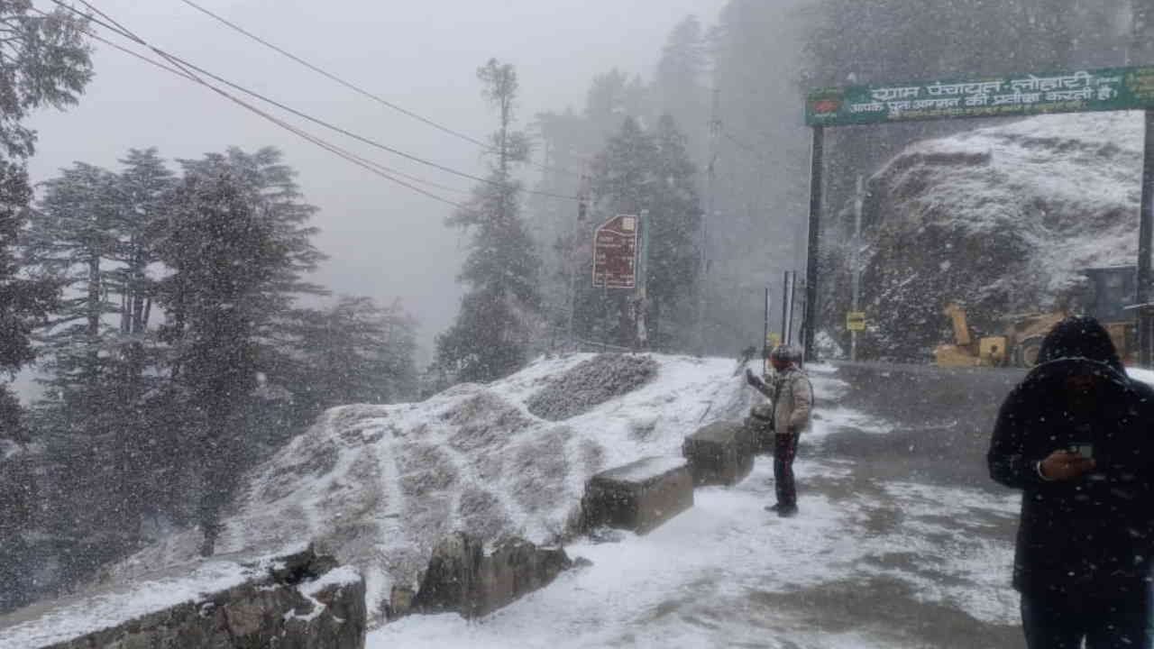 Snowfall In Chakrata Yamunotri Auli Uttarakhand Weather News Update ...