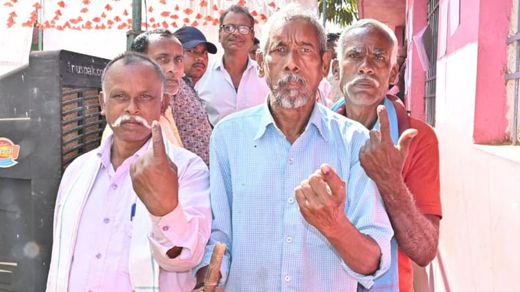 Voting For First Phase Of Three-tier Panchayat Elections In Dhamtari ...