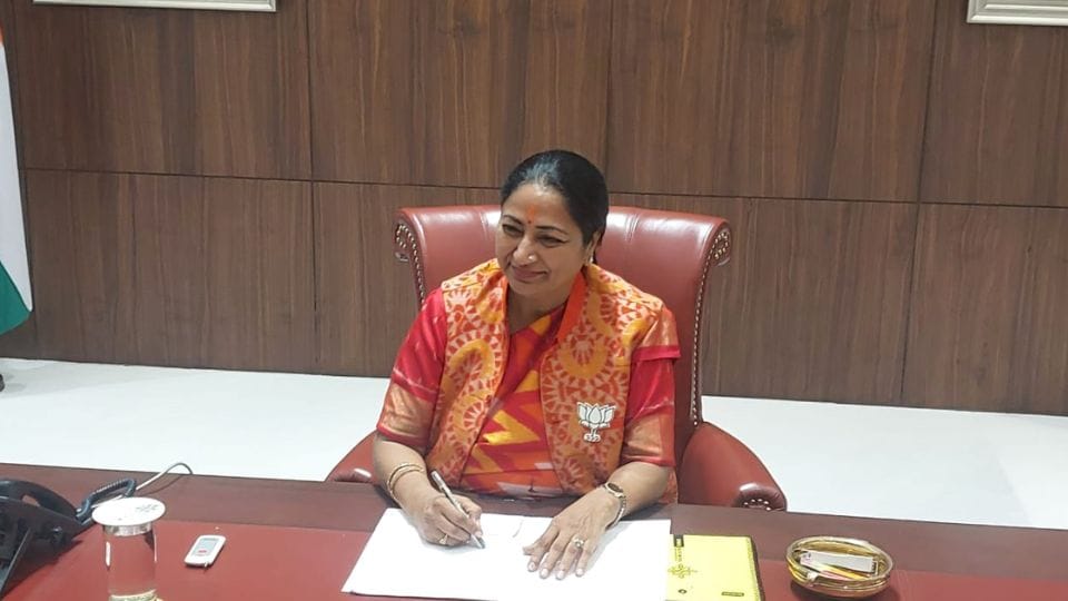 Ias Madhu Rani Tewatia Becomes Secretary Of Cm Rekha - Amar Ujala Hindi ...