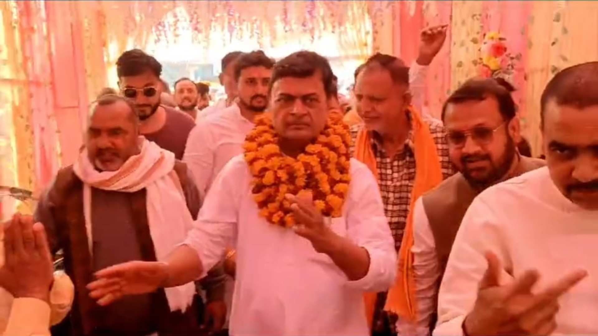 Bihar News : Bjp Party Mla Raghavendra Pratap Singh Targeted Rk Singh Mental Balance ...