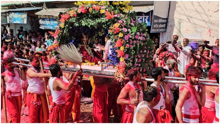 Crowd Gathered To Ride Baba Mahakal On Mahashivratri In Kekri News In ...