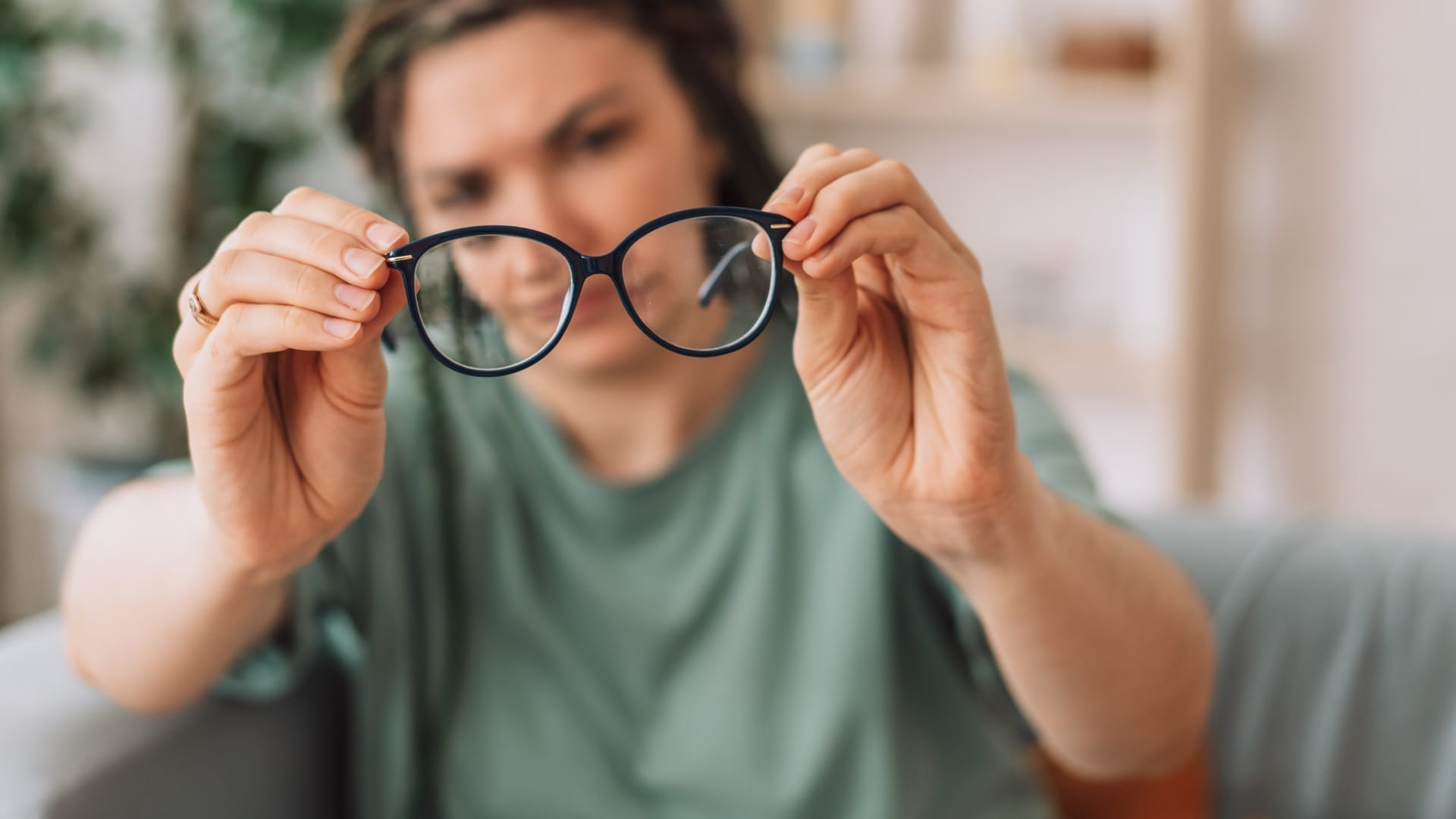 Skin Care Tips How To Remove Spectacle Marks From Face In Hindi - Amar ...