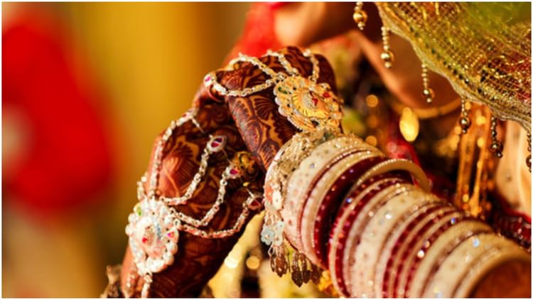 Women's Day Streedhan Know What Is It Husbands Rights On His Wife Asset ...