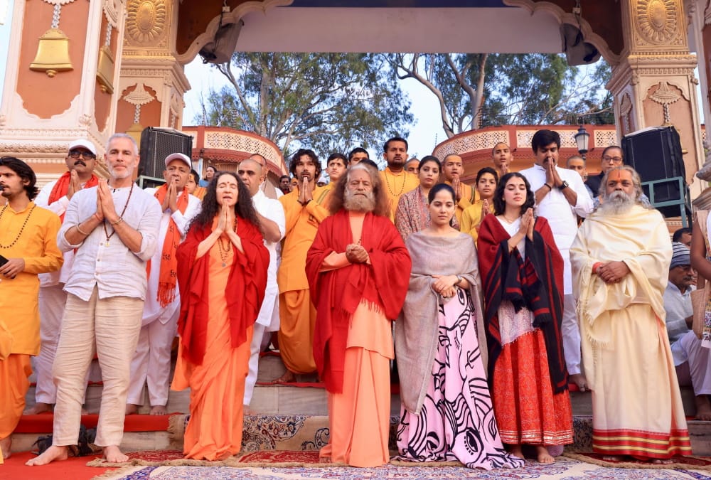 Rishikesh News Young Katha Vachak Jaya Kishori Reached Parmarth Niketan ...