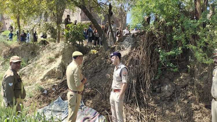 Up:तीन दिन से लापता जिस युवक को तलाश रहा था परिवार, घर के सामने कूड़े ...