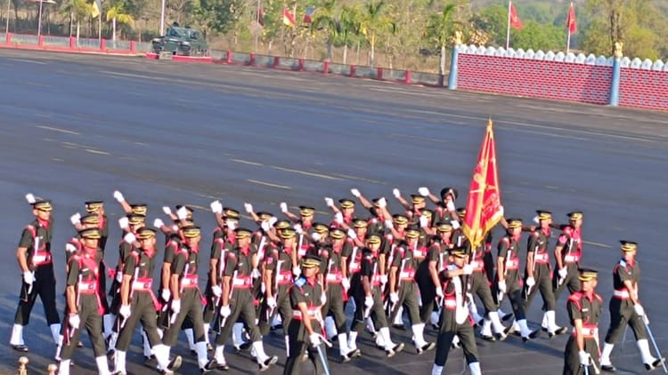 Bihar News:गया ओटीए में ऐतिहासिक पासिंग आउट परेड, 161 सैन्य अधिकारी भारतीय सेना का बने हिस्सा ...