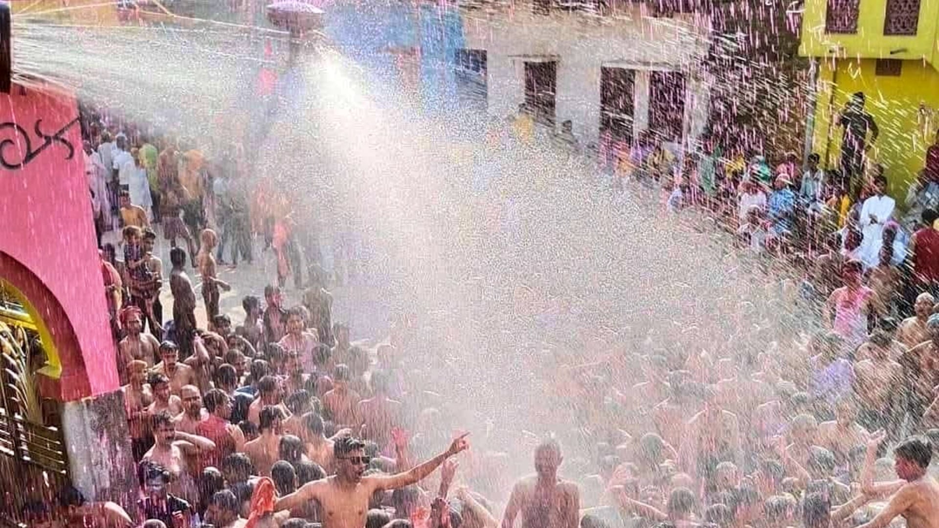 Holi 2025: Ghumour Holi Of Bangaon, Bihar Has Preserved Tradition-a ...
