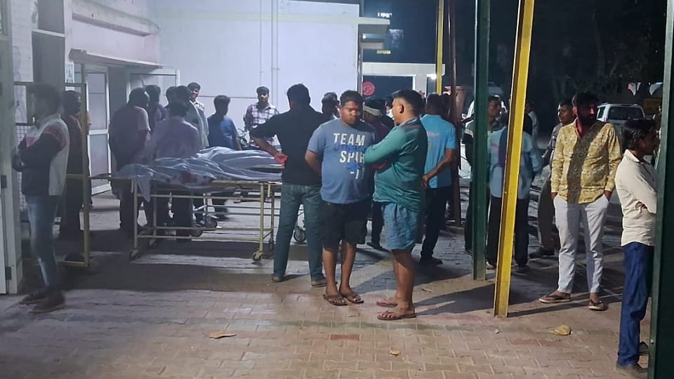 Bulandshahr:अनूपशहर में अज्ञात वाहन ने मोपेड को मारी टक्कर, दो लोगों की ...