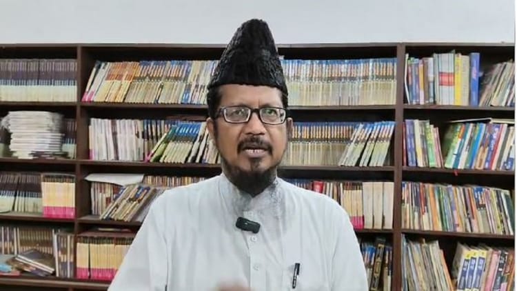 Maulana Shahabuddin Razvi Got Angry On Muslim Personal Law Board - Amar ...