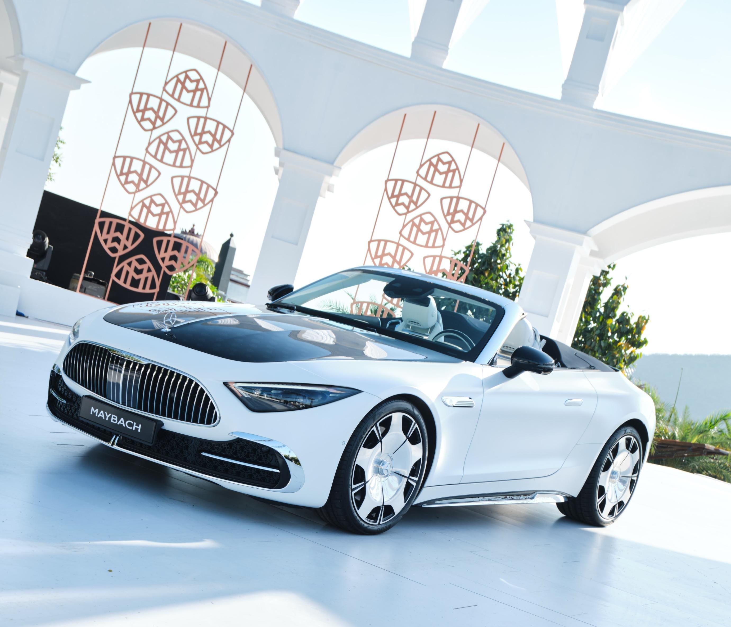 Mercedes-maybach Sl 680 Monogram Series Luxury Roadster Launched In ...