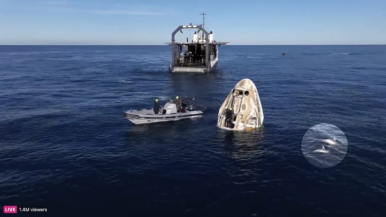 Sunita Williams:समुद्र में सुनीता का डॉल्फिन ने किया शानदार स्वागत ...