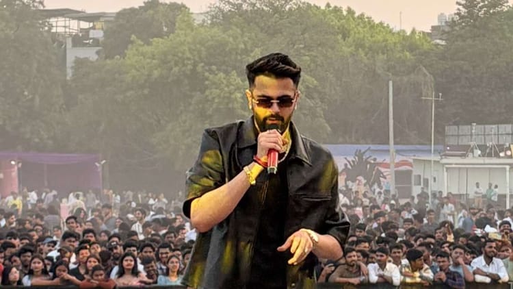 Students Danced To The Songs Of Eddie Nagar In Fest Magnum At Satyawati ...