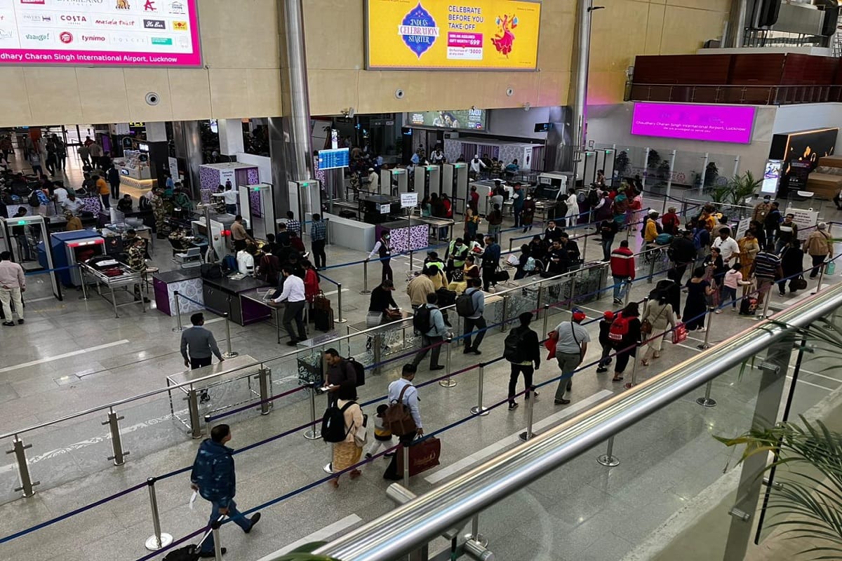 Up:रेलवे स्टेशनों, बस अड्डों और एयरपोर्ट पर अलर्ट, सुरक्षा बढ़ी, जांचा ...