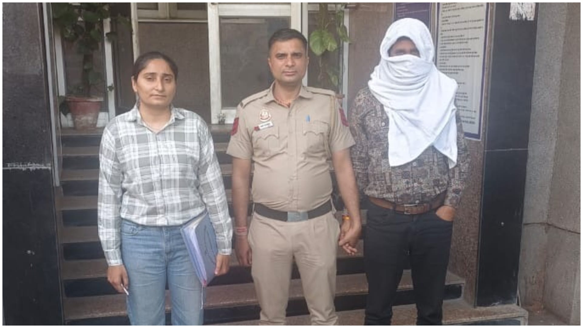 Sanoj Mishra Arrested In Connection With Rape Case Director Offered Film Viral Girl Monalisa ...