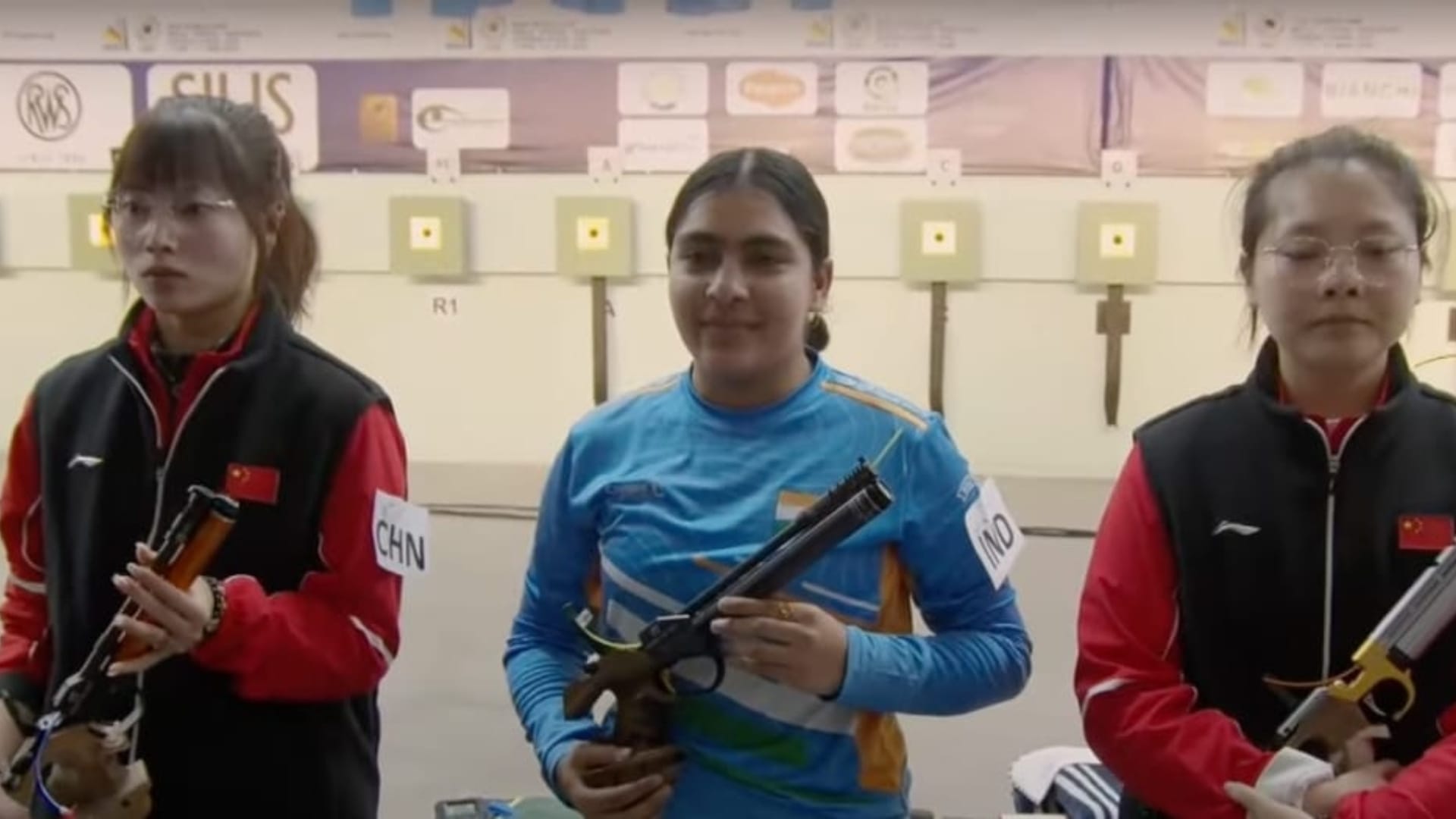 Shooting World Cup:18 साल की महिला निशानेबाज सुरुची ने जीता स्वर्ण पदक ...