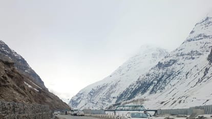 Himachal Weather: Snowfall In Lahaul-spiti; Temperature Dropped - Amar Ujala Hindi News Live ...