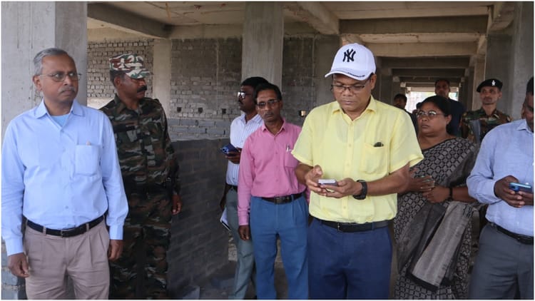 Jharkhand Minister Chamra Linda Inspected The Residential Girls High ...