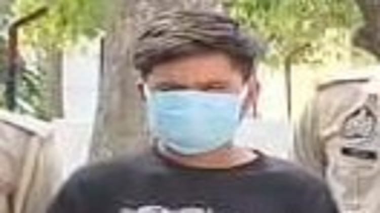 Saharanpur:फटे-पुराने कपड़ों में सप्लाई को ले जा रहा था 2 करोड़ की ...