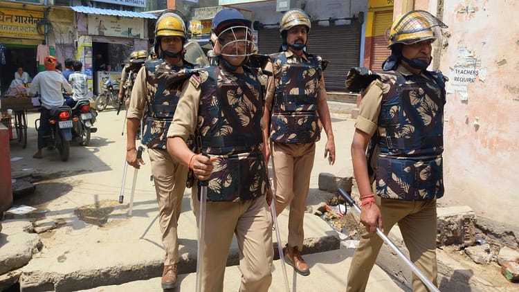 Crowd Is Gathering On Jp Group's Land In Garhi Rami Raja Bhaiya May ...