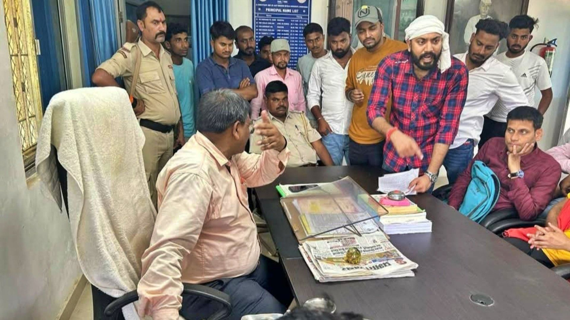 Madhubani: No Enrollment Fee Will Be Taken From Sc/st And All Category ...