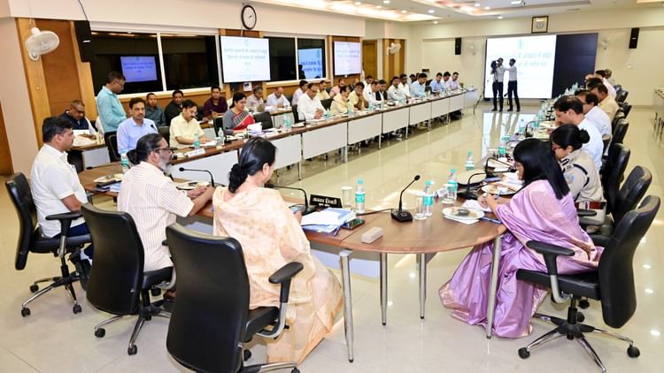 Jharkhand Mou Signed Between Finance And Sbi Regarding Salary Package Of State Employees - Amar ...