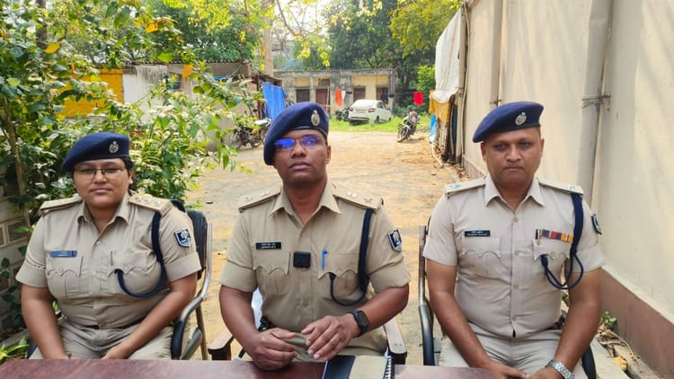 Bihar News : Three Criminals Arrested Accused Of Robbing With ...